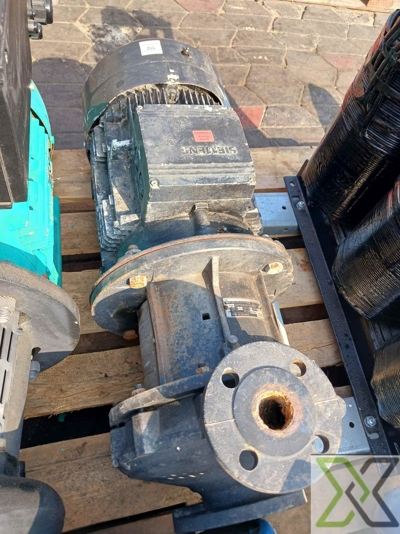Siemens Industrial Motor Grundfos Nb 40250 Pump 400V High Efficiency